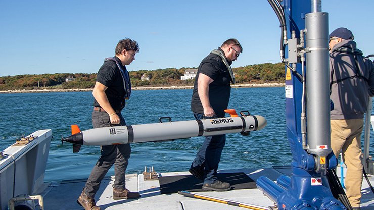 HII Secures $347M 'Lionfish' Small Undersea Drones Contract