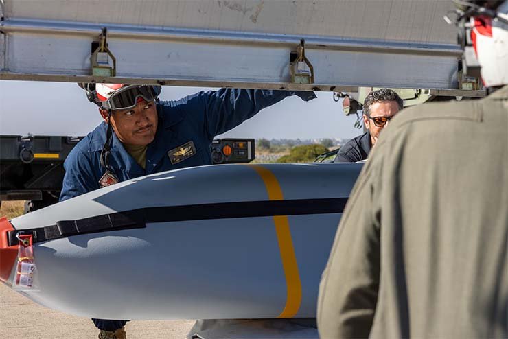 US Marine Pilots to Get New Long-Range Missile