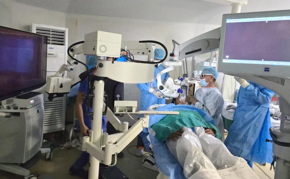 Army R&R Hospital Successfully Performs India’s First 3D Flex Aqueous ...